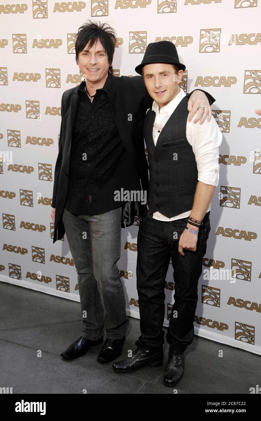 Musicians Mikal Blue and Jason Reeves arrive at the 2009 ASCAP Pop ...