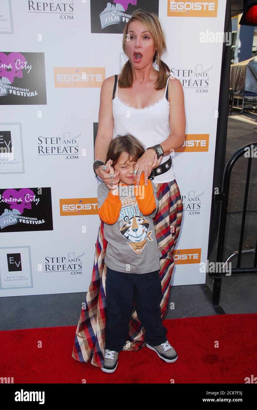 Dedee pfeiffer with son braxten hi-res stock photography and images - Alamy