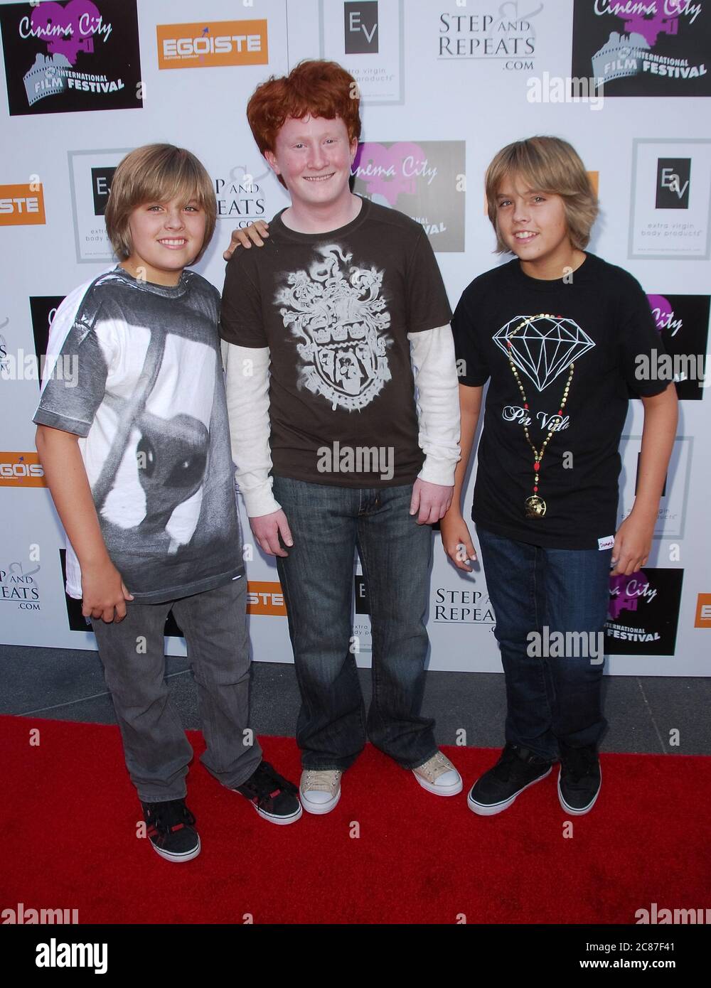 Cole sprouse 2007 hi-res stock photography and images - Alamy