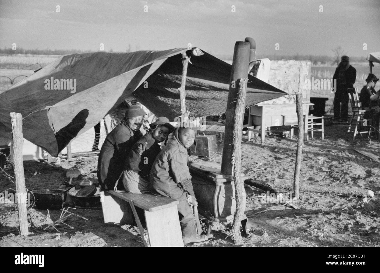 Evicted 1930s hi-res stock photography and images - Alamy