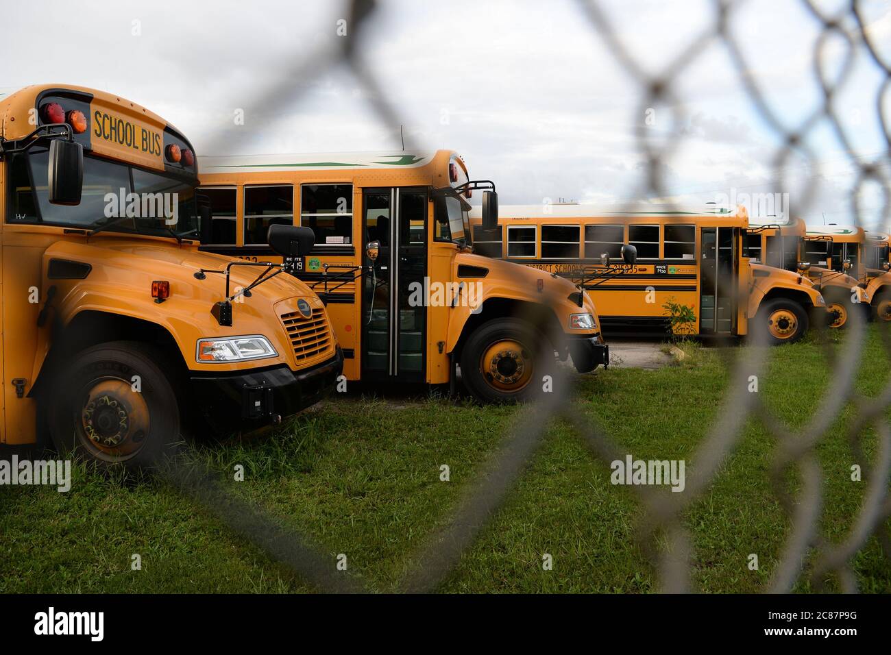 School buses at beach hi-res stock photography and images - Alamy