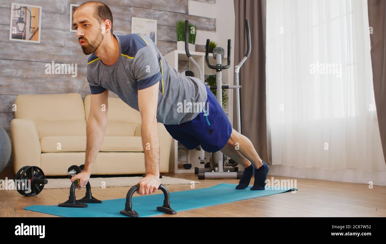 Chest workout hi-res stock photography and images - Alamy