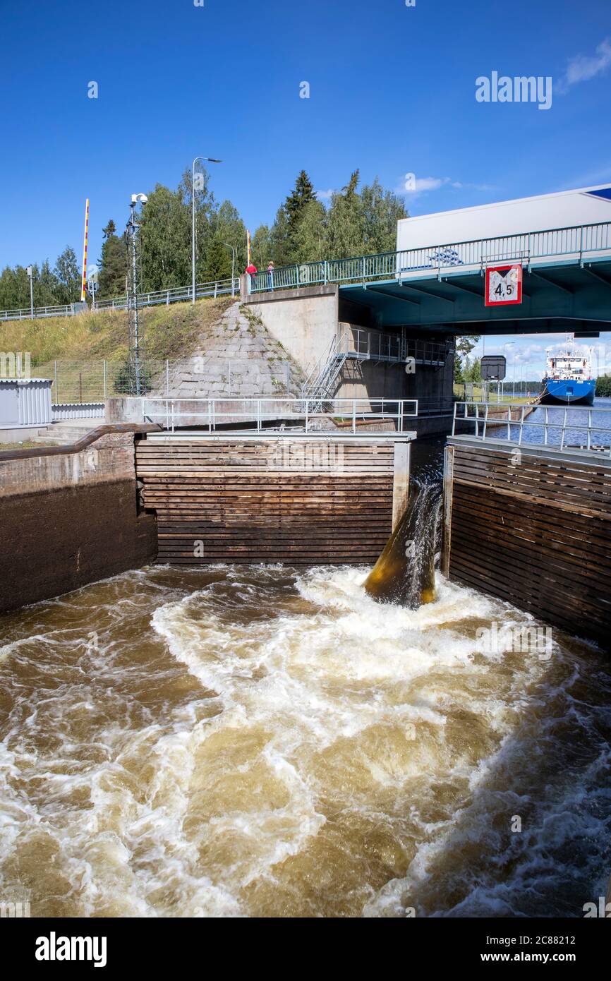 Lock gate opening in Taipale canal, Varkaus Finland Stock Photo - Alamy