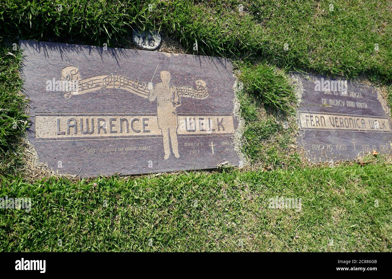 Lawrence welk show hi-res stock photography and images - Alamy