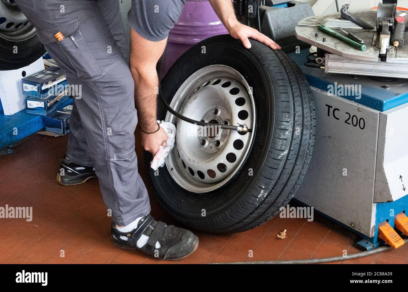 Automotive mechatronics hi-res stock photography and images - Alamy