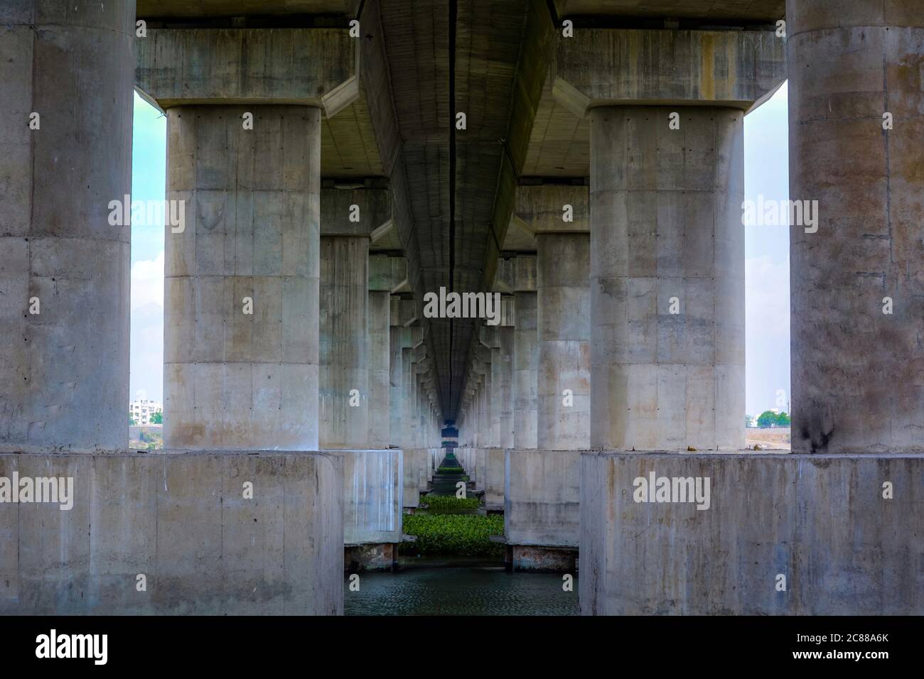 Bridge under structure hi-res stock photography and images - Alamy