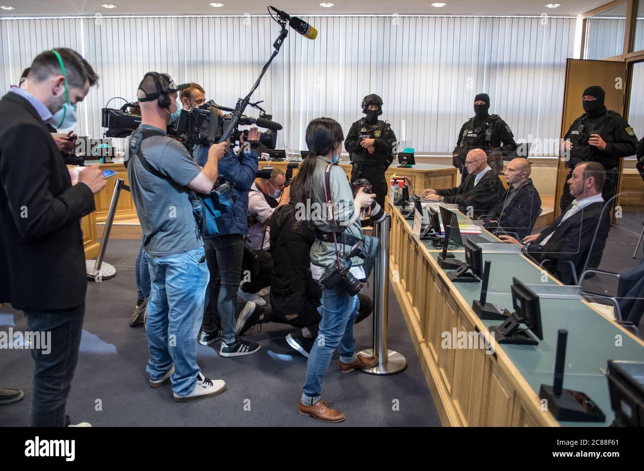 Magdeburg, Germany. 22nd July, 2020. Photographers and camera teams ...