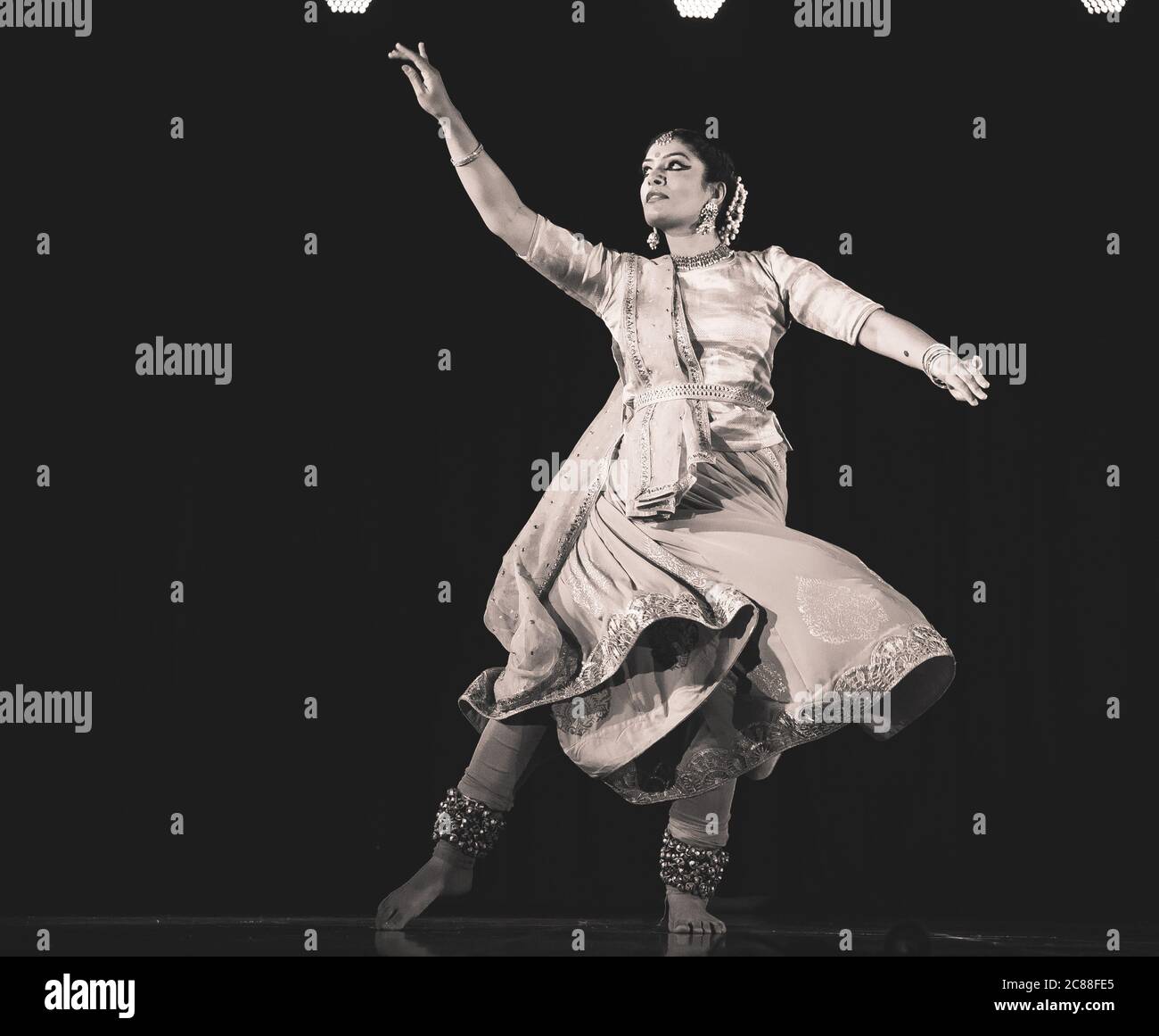 Kathak dance kerala hi-res stock photography and images - Alamy