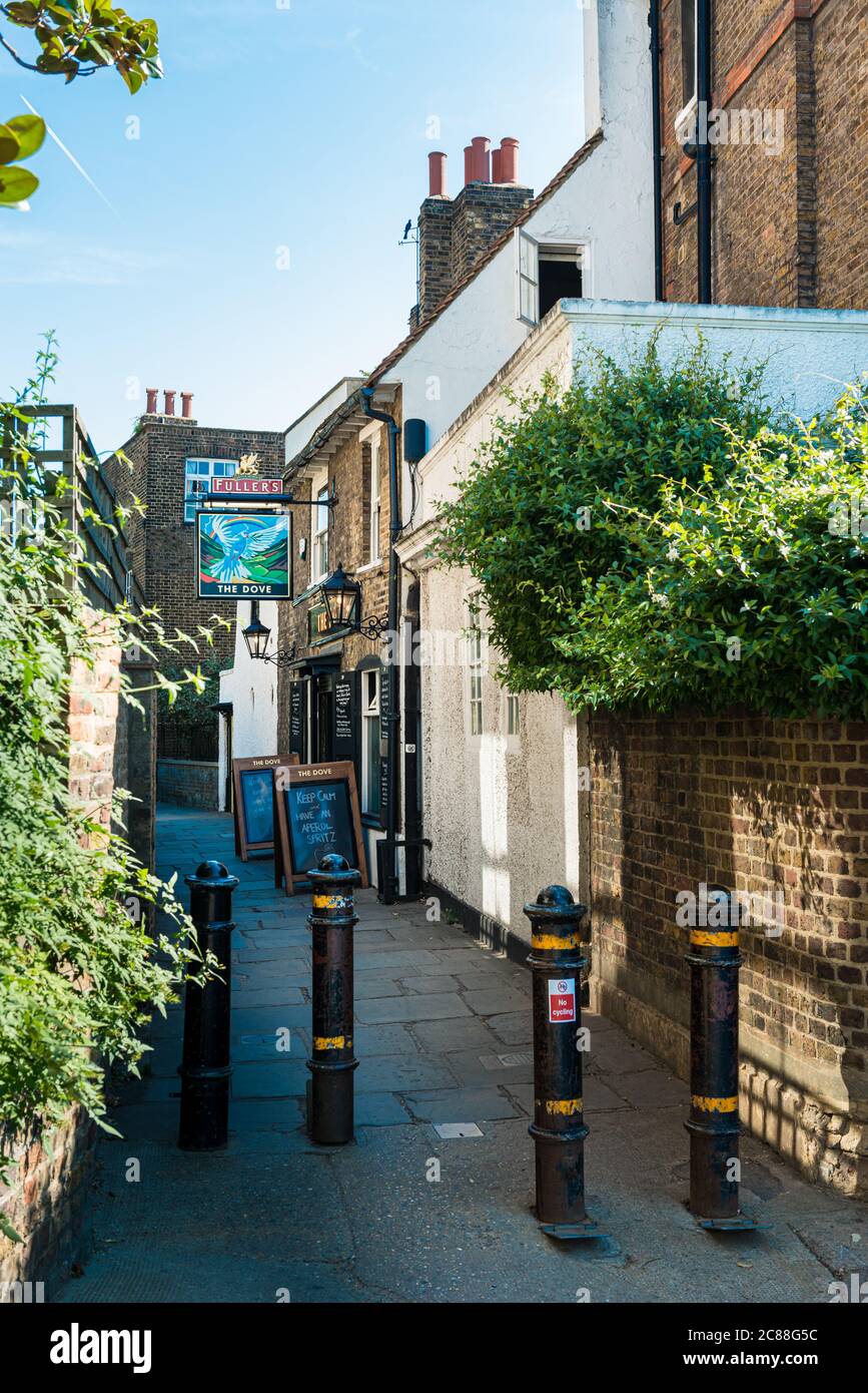 The Dove at Hammersmith. A Fuller's pub on the river Thames, London ...