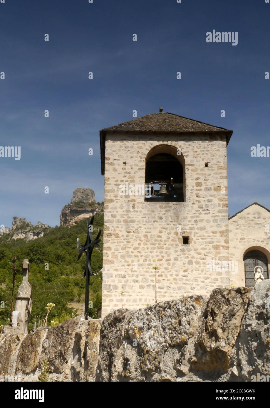 French countryside church hi-res stock photography and images - Alamy