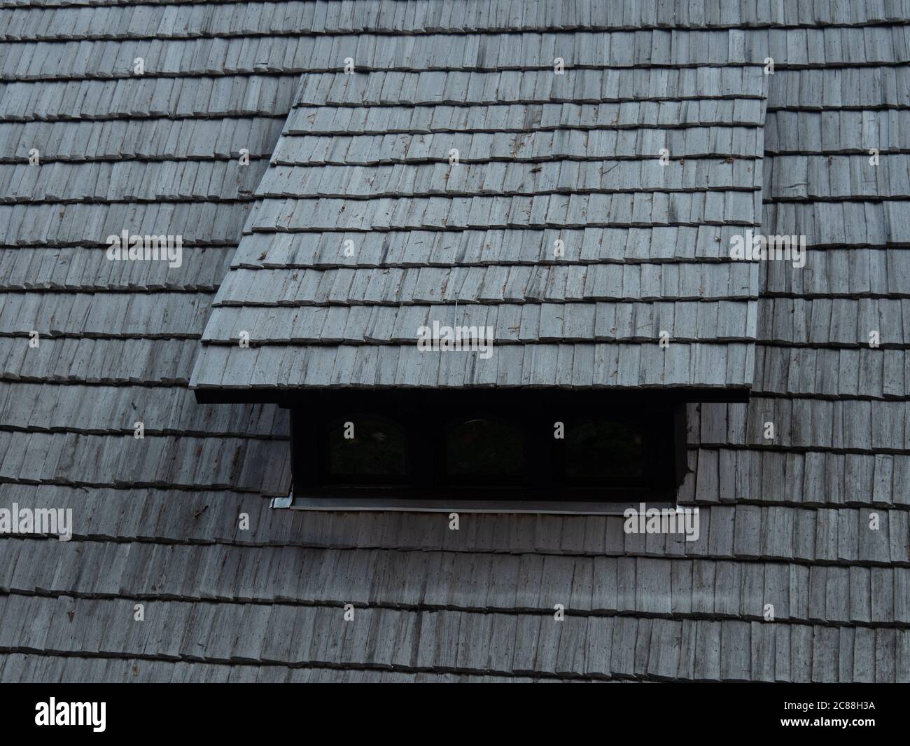 Traditional rooftop design hi-res stock photography and images - Alamy