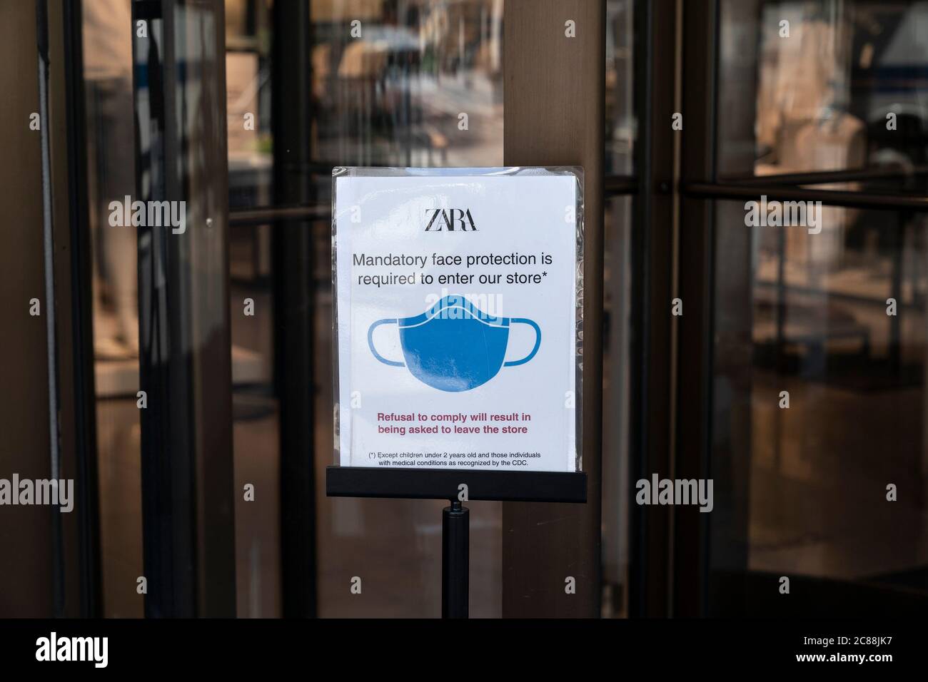 New York, United States. 21st July, 2020. Many retail stores, bank ...