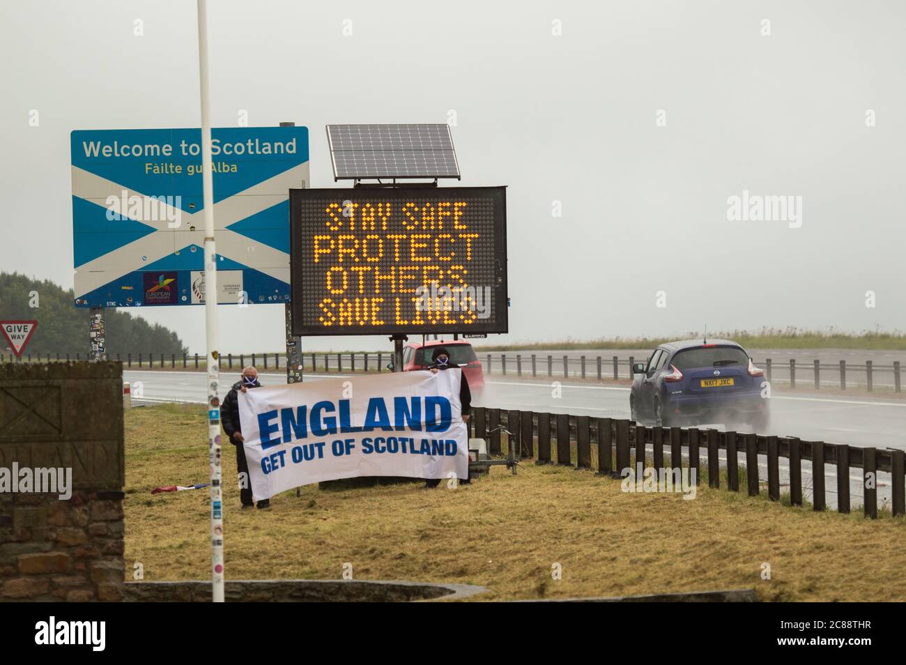 Scottish road sign hi-res stock photography and images - Alamy