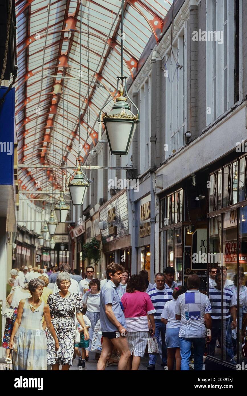 Vintage royal arcade cardiff hi-res stock photography and images - Alamy