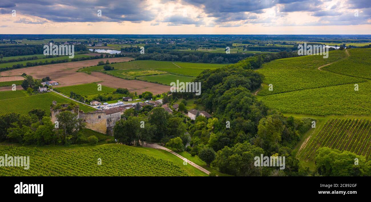 Sunset landscape bordeaux wineyard france hi-res stock photography and ...