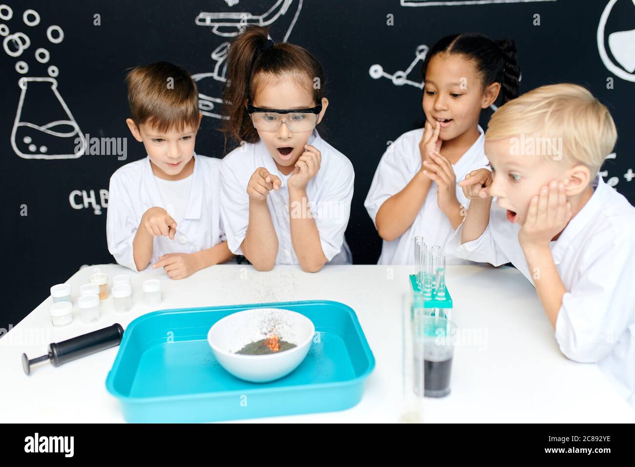 Observing experiment hi-res stock photography and images - Alamy