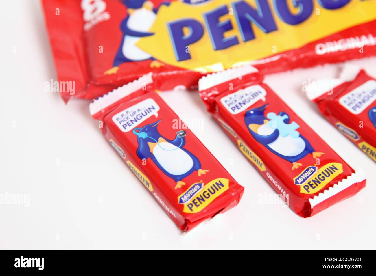 Penguin biscuit hi-res stock photography and images - Alamy