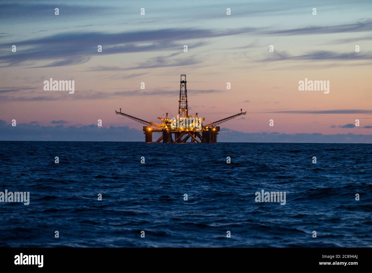 Jack up drilling rig hi-res stock photography and images - Alamy