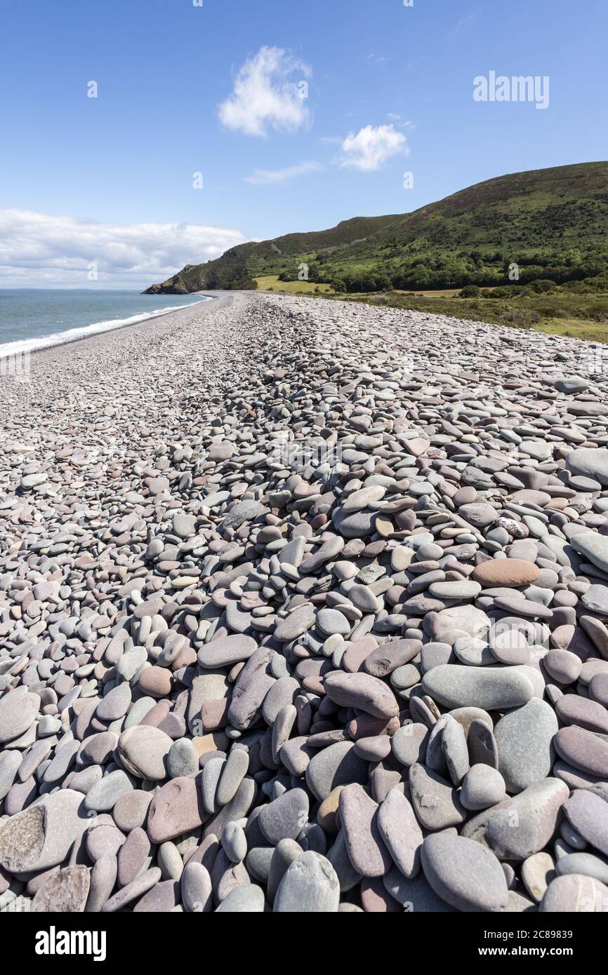 English shingle beach hi-res stock photography and images - Alamy