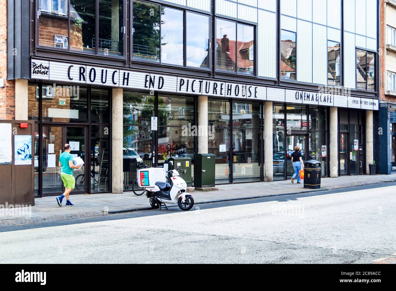 Crouch end picturehouse hi-res stock photography and images - Alamy