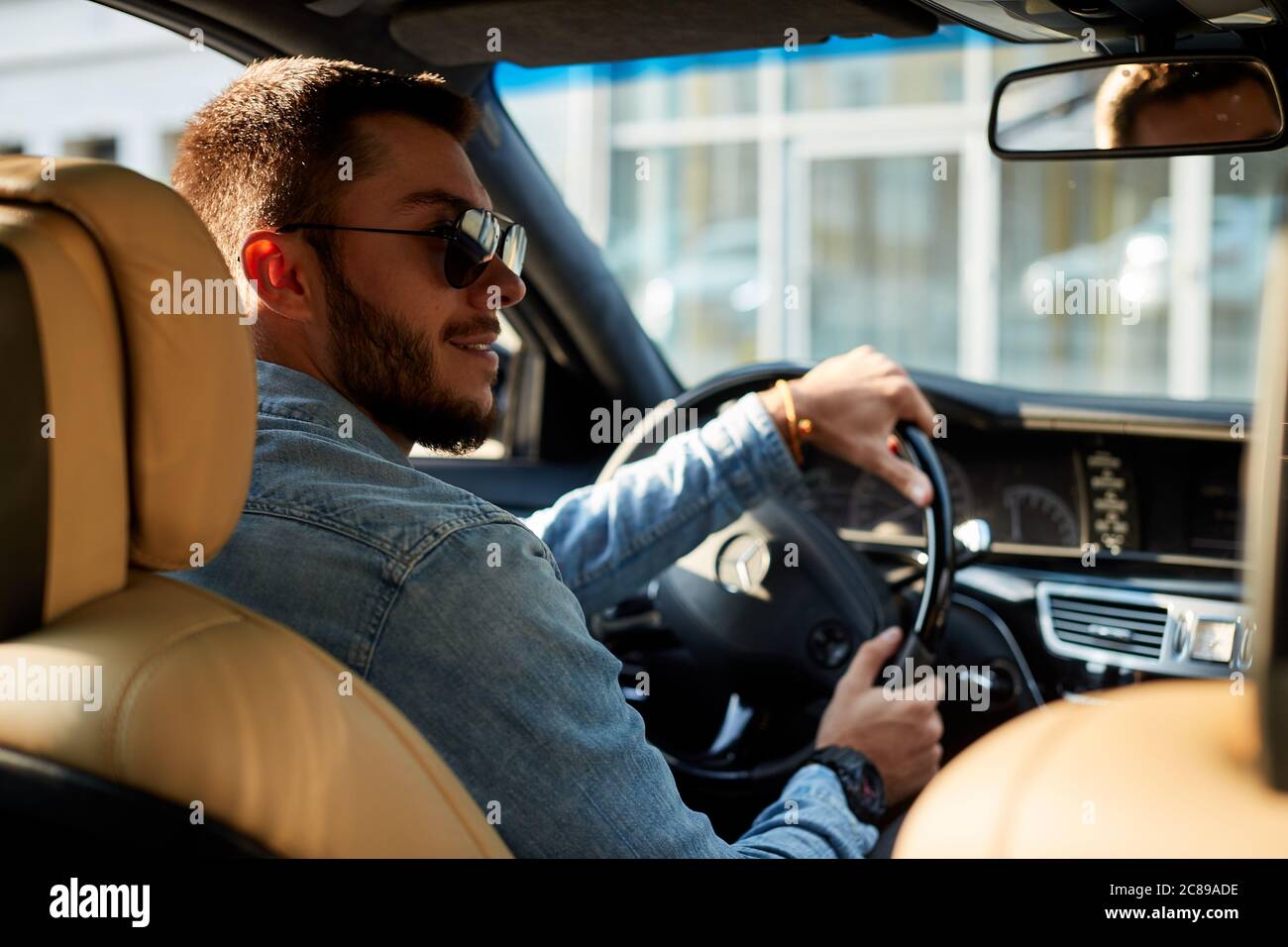 Car side shot person inside hi-res stock photography and images - Alamy