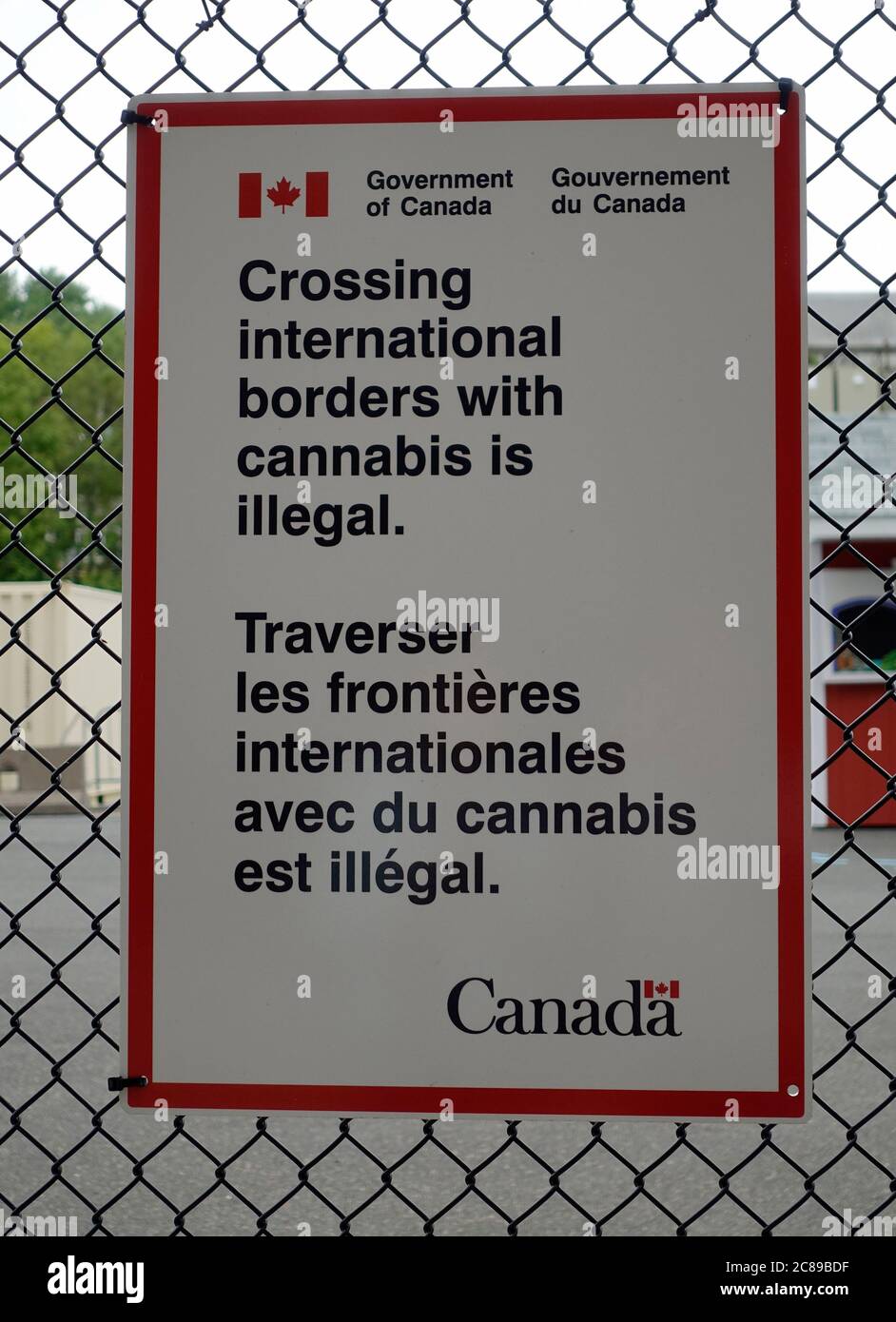 Canadian Goverment Warning Sign About Crossing International Borders ...