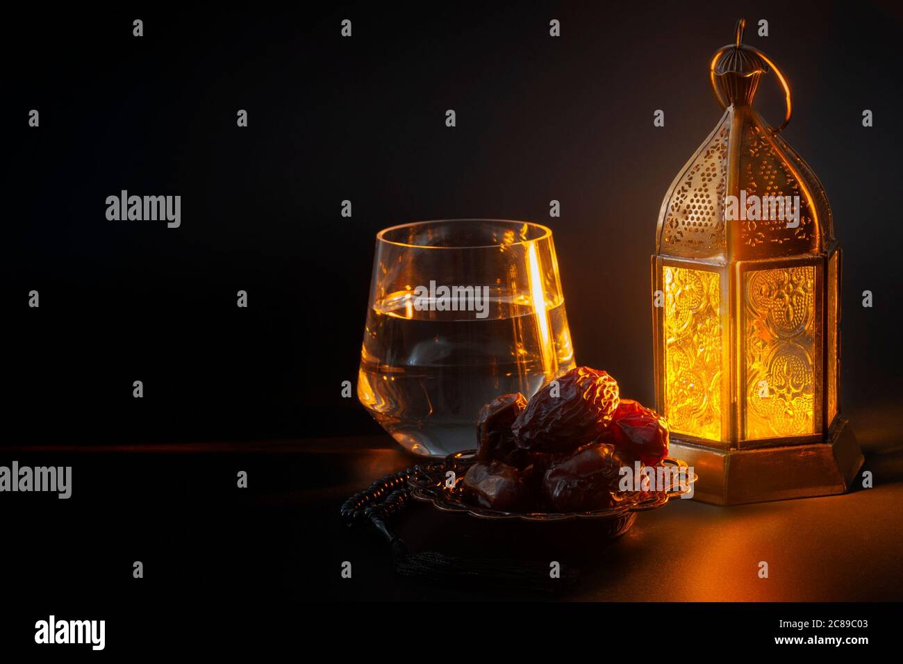 Islamic theme hi-res stock photography and images - Alamy