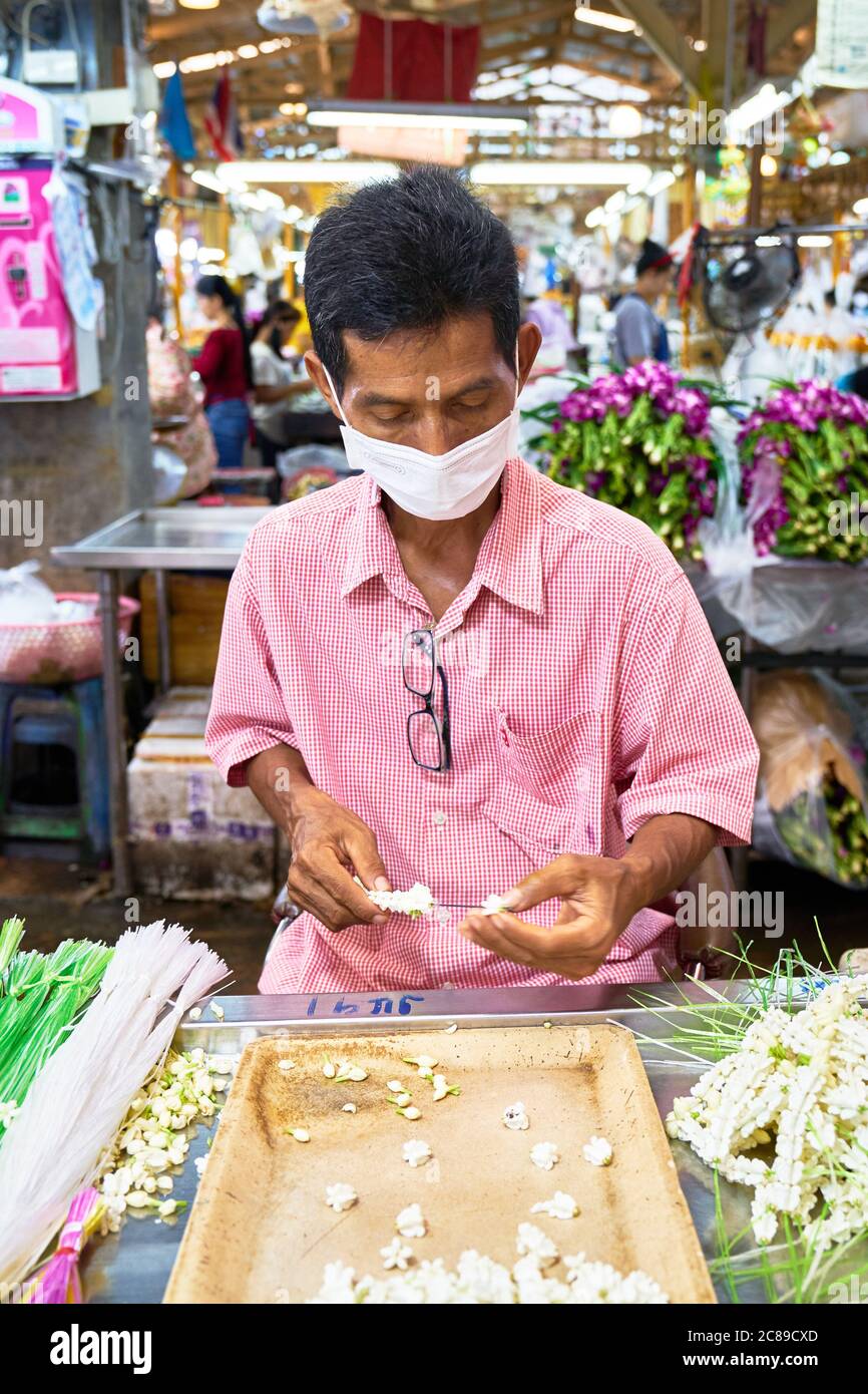Touring around the flower market with an expert guide downtown Chak ...