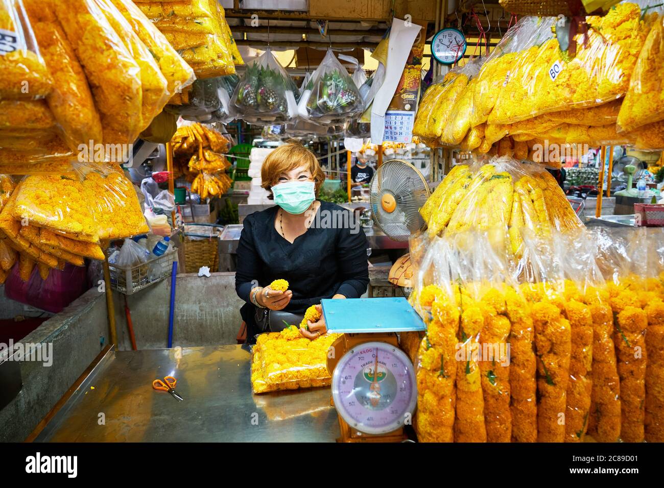 Touring around the flower market with an expert guide downtown Chak ...