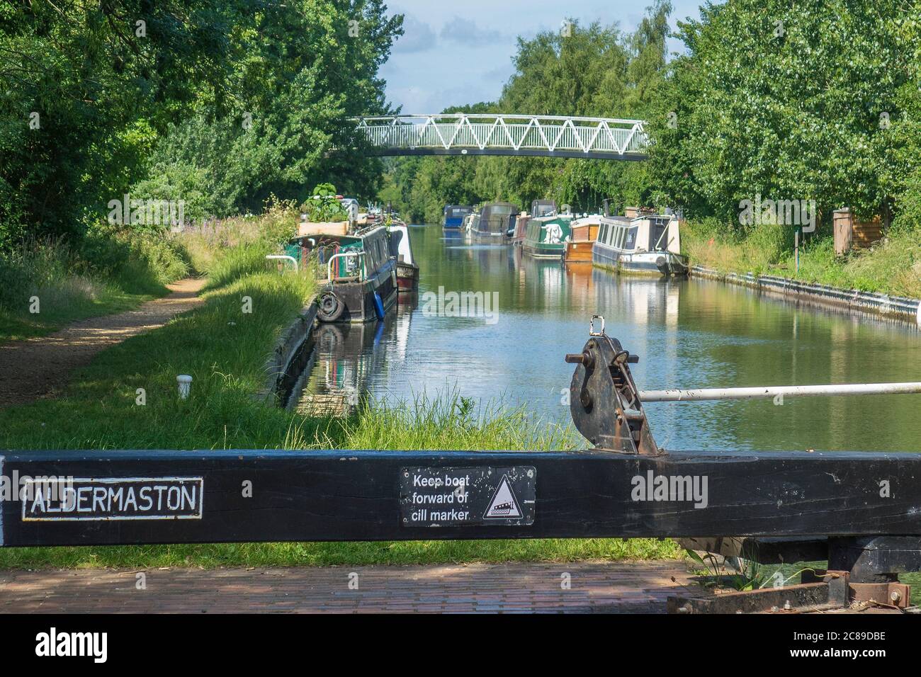 England, Berkshire, Aldermaston wharf, Kennet & Avon Canal lock Stock ...