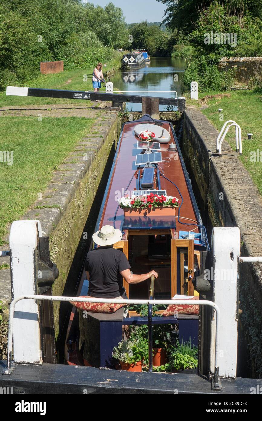 Canal england waterway hi-res stock photography and images - Alamy