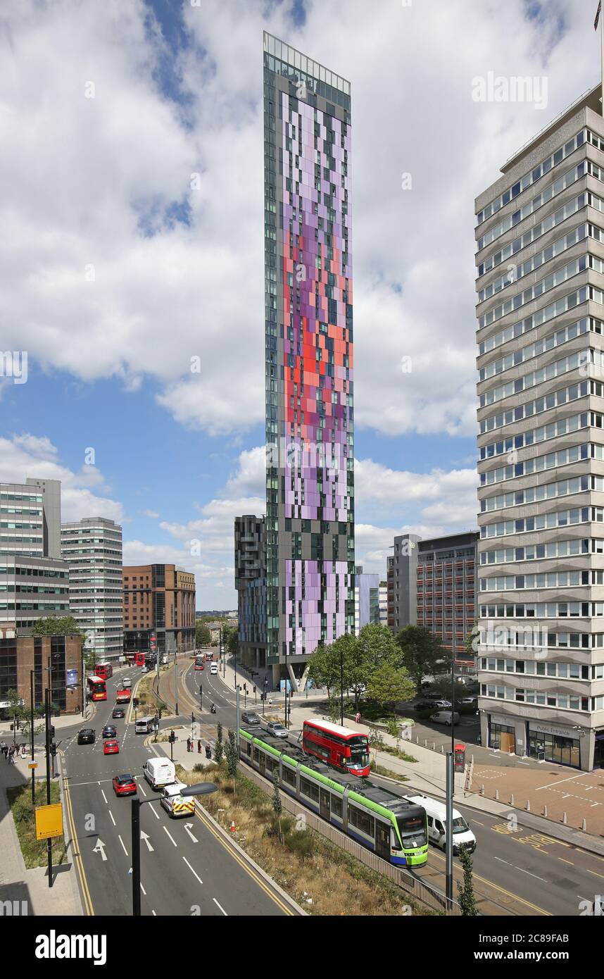 Croydon Town Centre, high level view of Wellesley Road showing Saffron ...