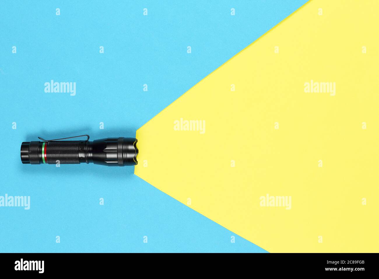 yellow paper as beam from flashlight for messages Stock Photo - Alamy