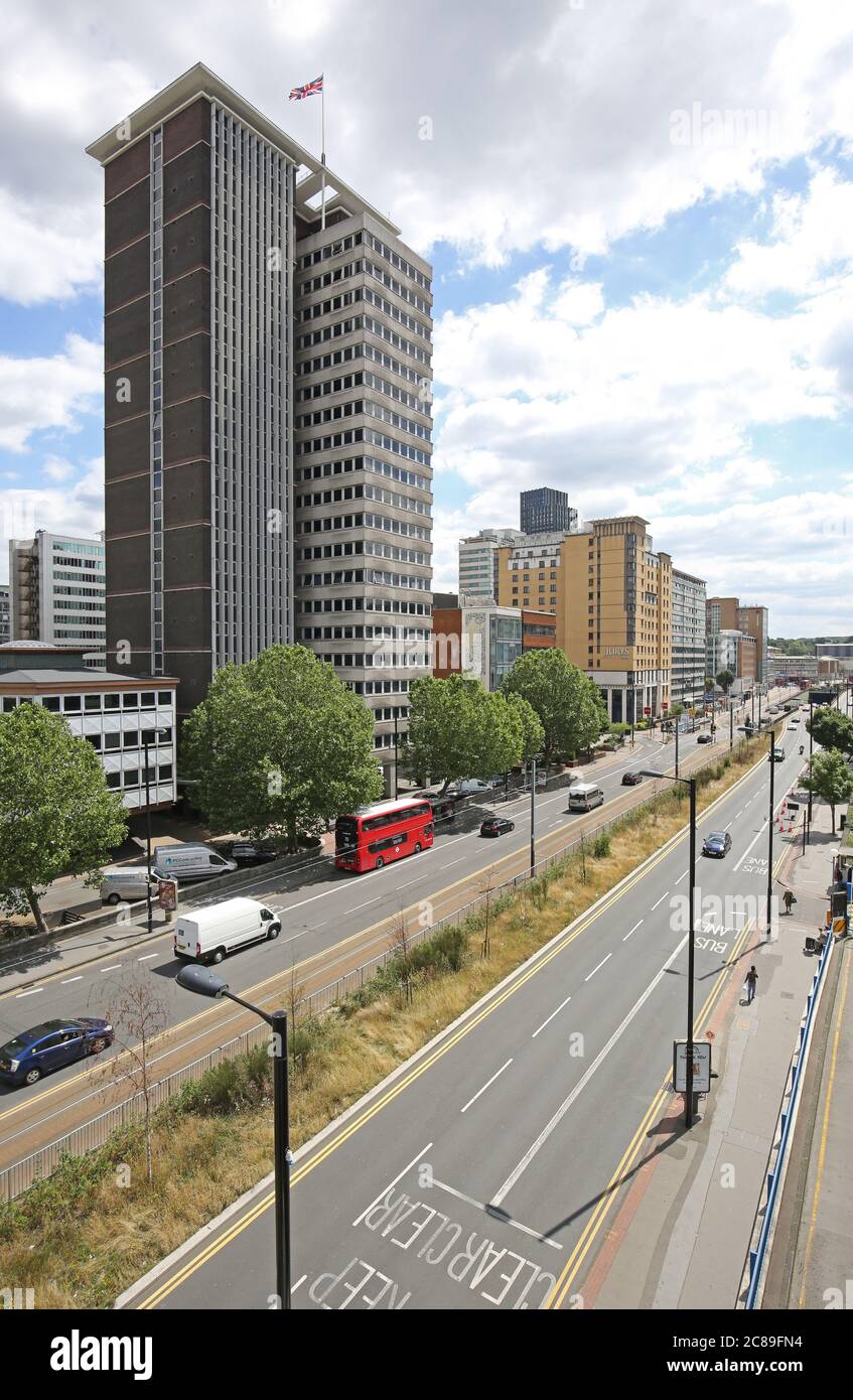 Croydon Town Centre, high level view looking south on Wellesley Road ...