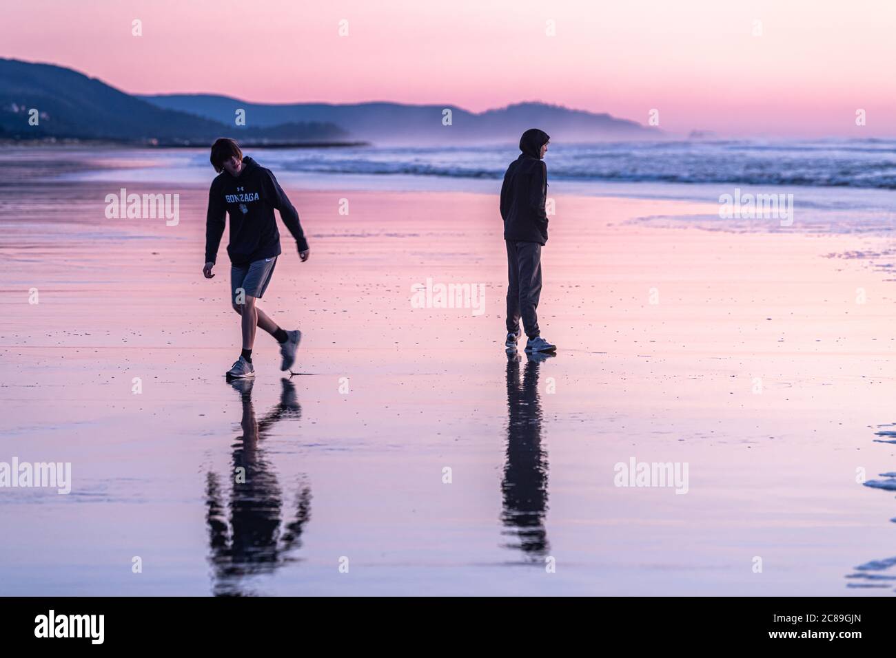 Fun at the Beach in Oregon Stock Photo - Alamy