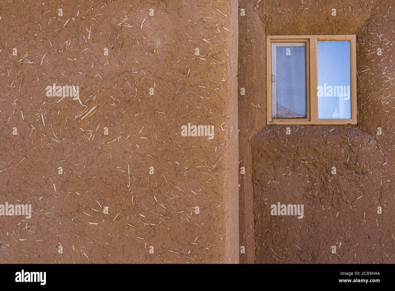 The texture of an adobe wall Stock Photo - Alamy