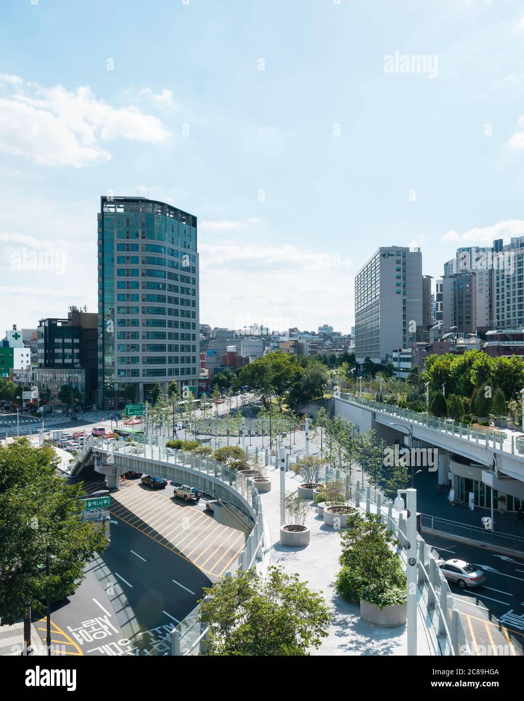 General view of the skygarden with infrastructure and streets. Seoullo ...
