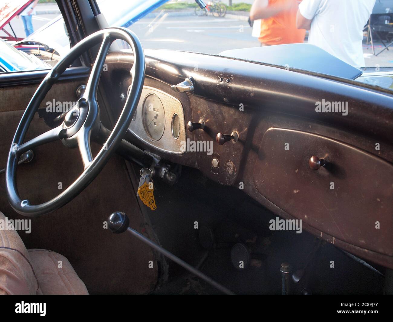 Antique and custom Hot Rod details a a local New Jersey cruise-in Stock ...