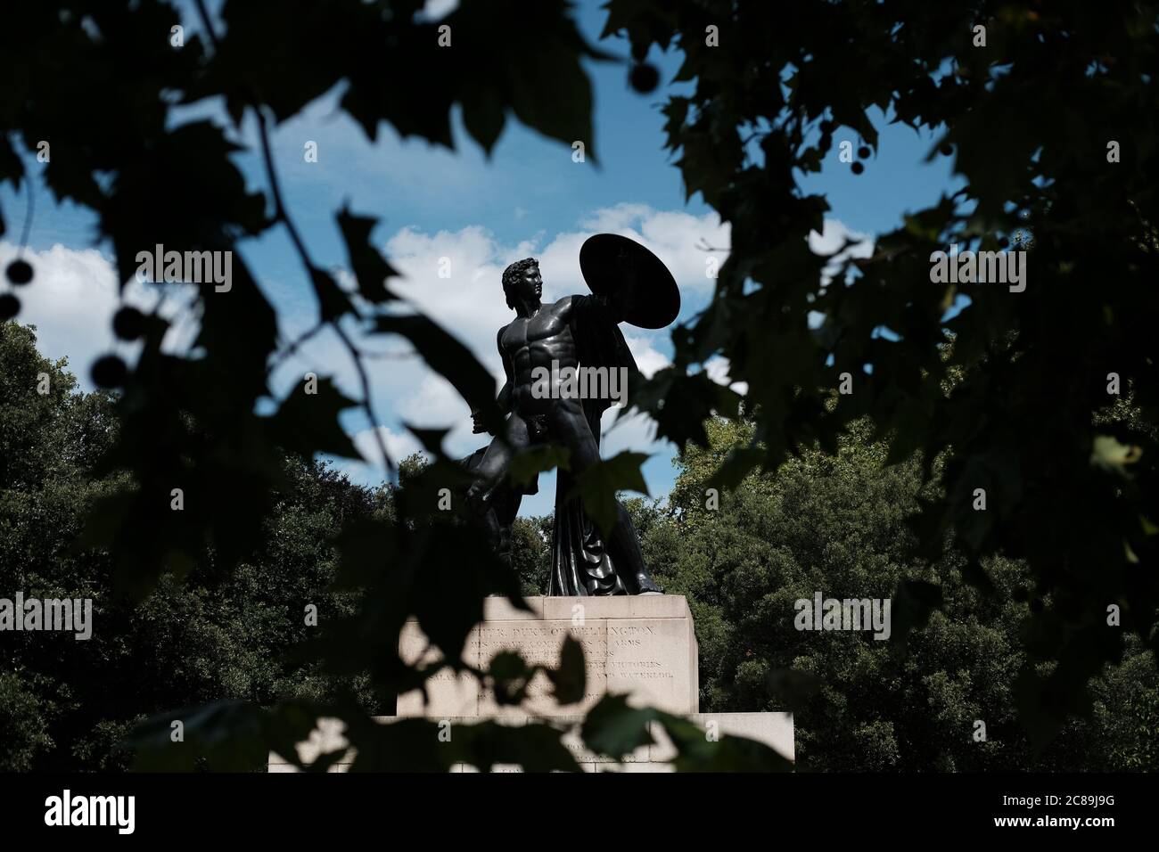 Statue achilles wellington hyde memorial park hi-res stock photography ...