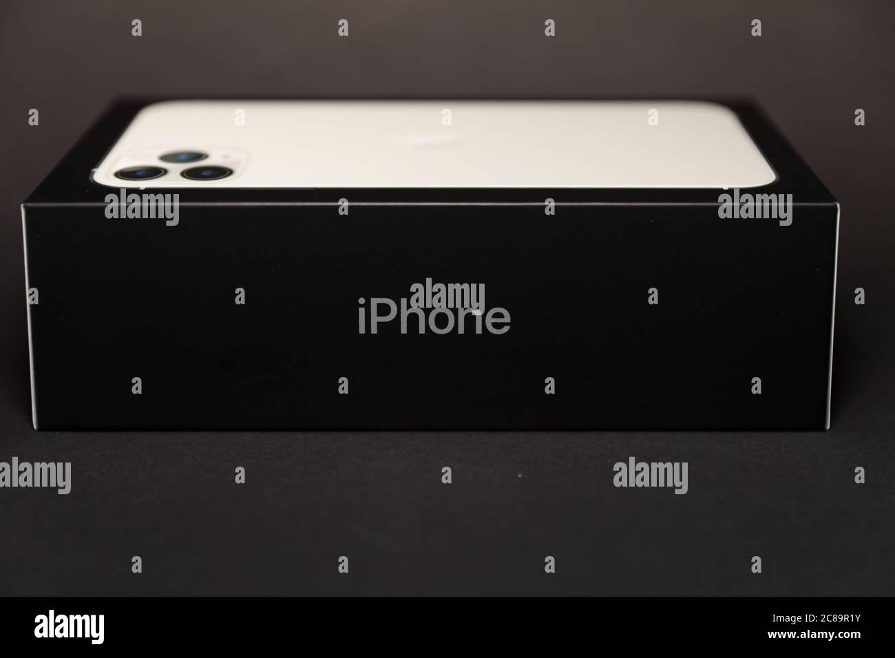 Iphone 11 white screen hi-res stock photography and images - Alamy