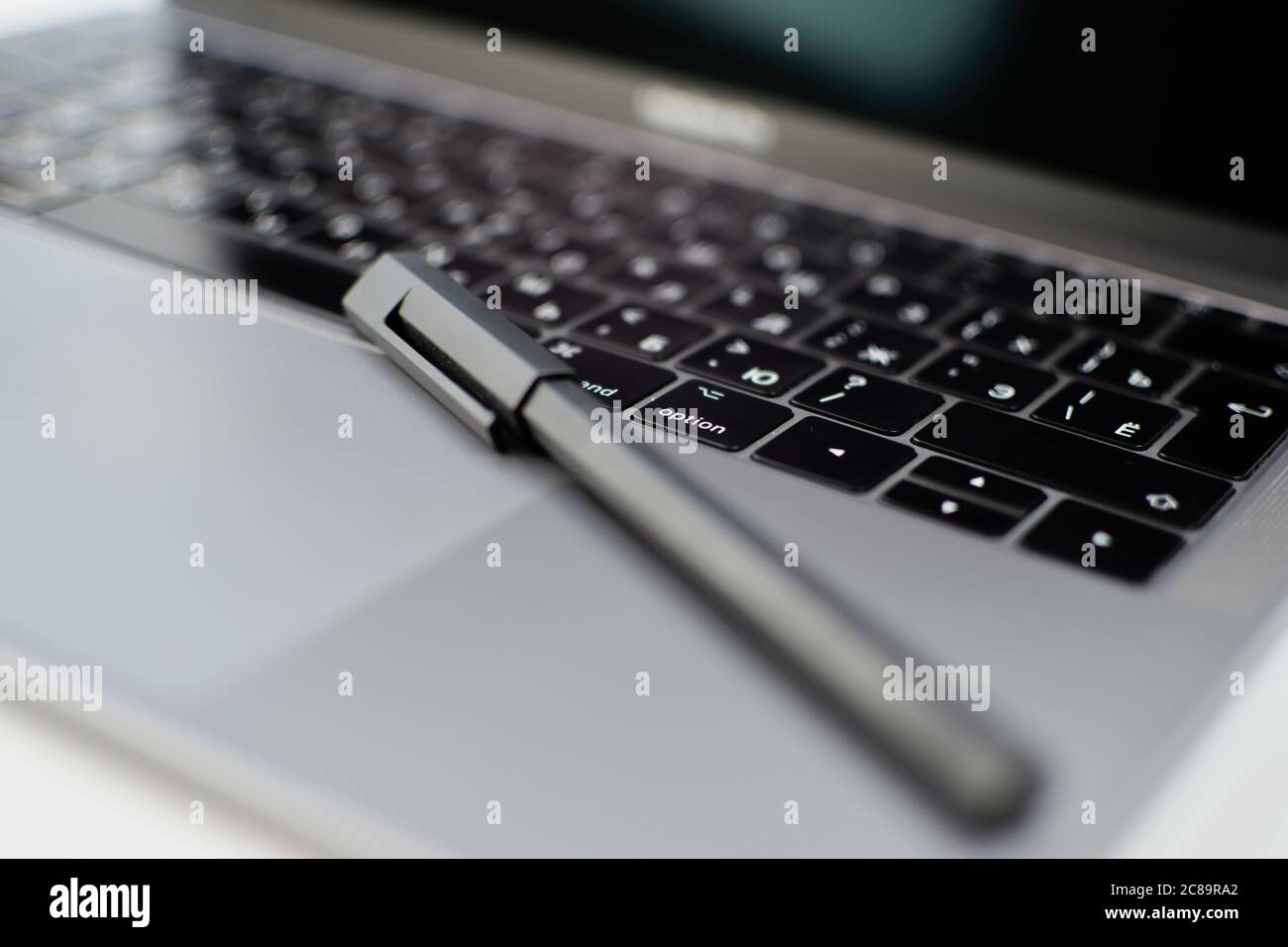 Focus computer hi-res stock photography and images - Alamy