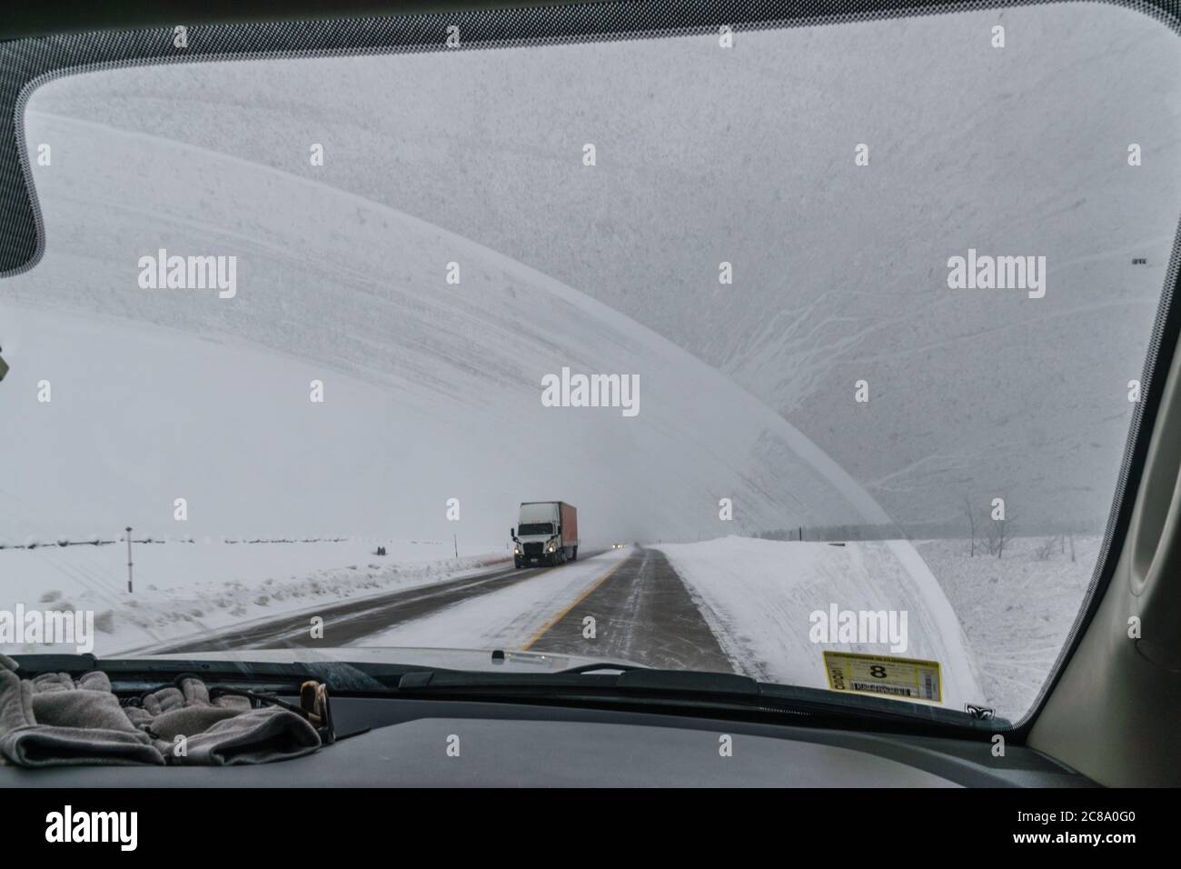 Semi truck on mountain road hi-res stock photography and images - Alamy
