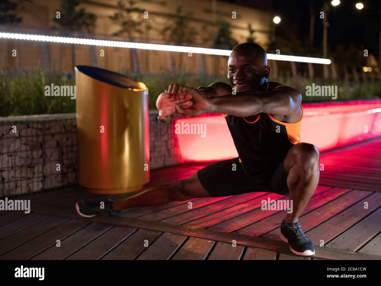 Night workout hi-res stock photography and images - Alamy