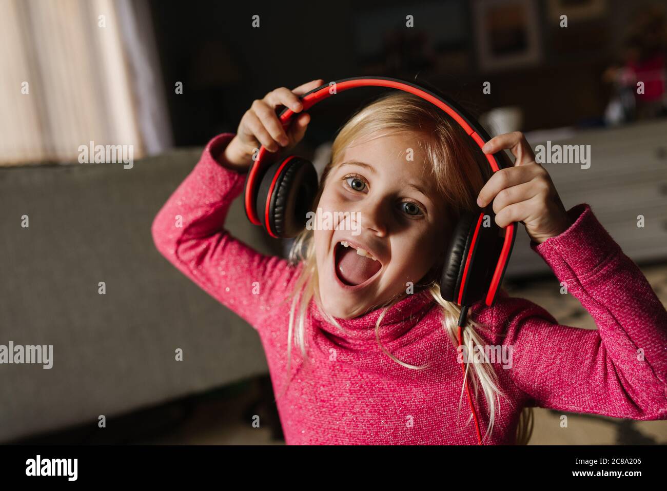 To sing cheek to cheek hi-res stock photography and images - Alamy