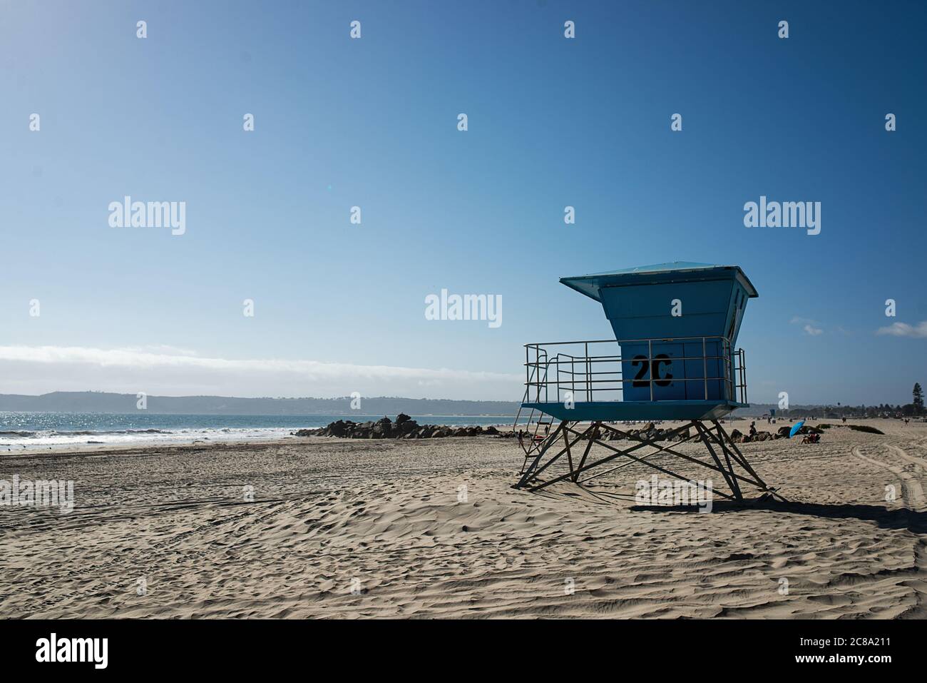 Lifeguard stand on California beach blue skies Stock Photo - Alamy