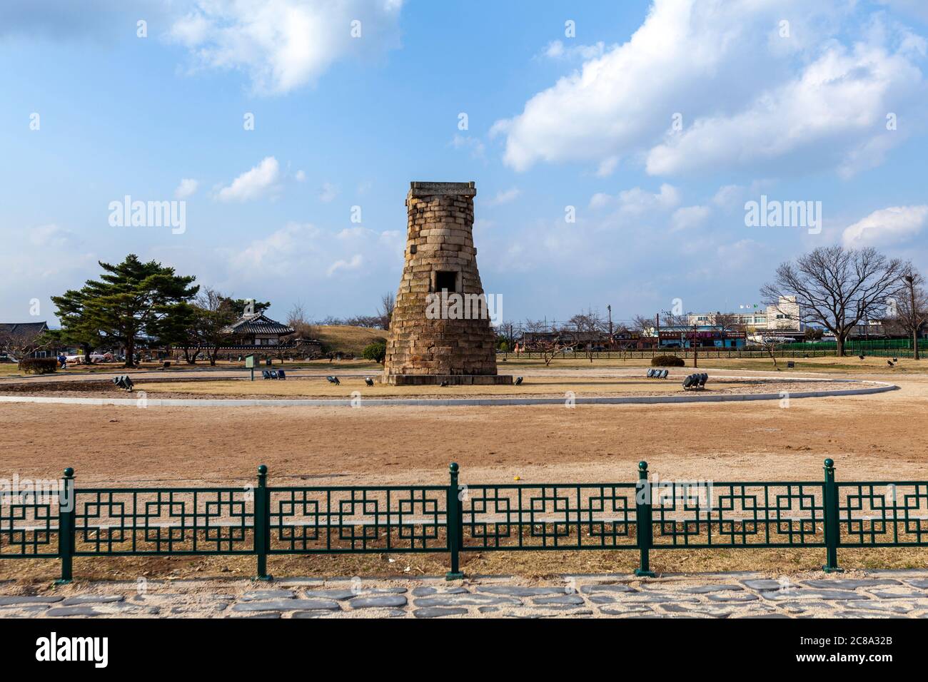 Cheomseongdae astronomical observatory hi-res stock photography and ...