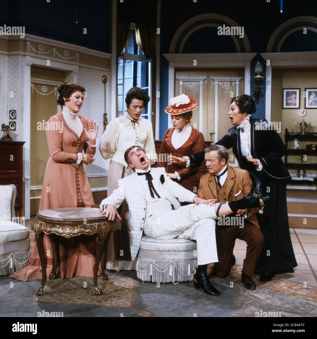 Lola muthel hi-res stock photography and images - Alamy