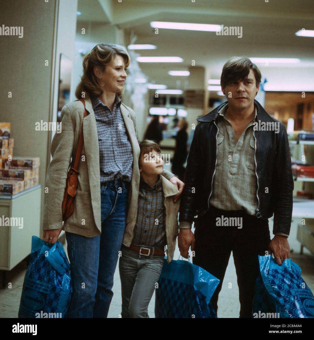 Lisa Kreutzer, Christian Bey und Werner Asam im Einkaufszentrum in So ...