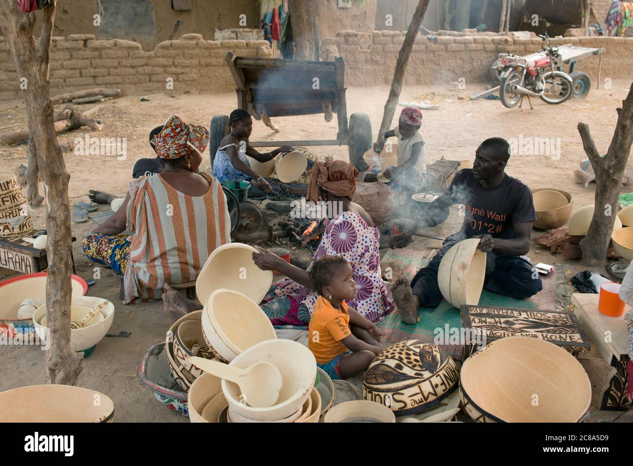 People in a small community in Segou, Mali, West Africa make a living ...