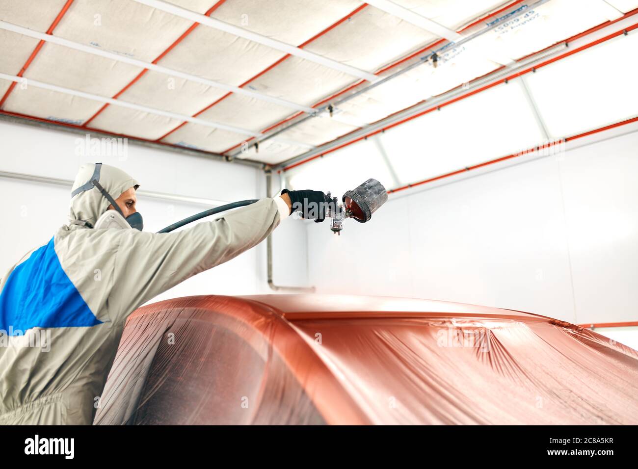 Car spraying paint hi-res stock photography and images - Alamy